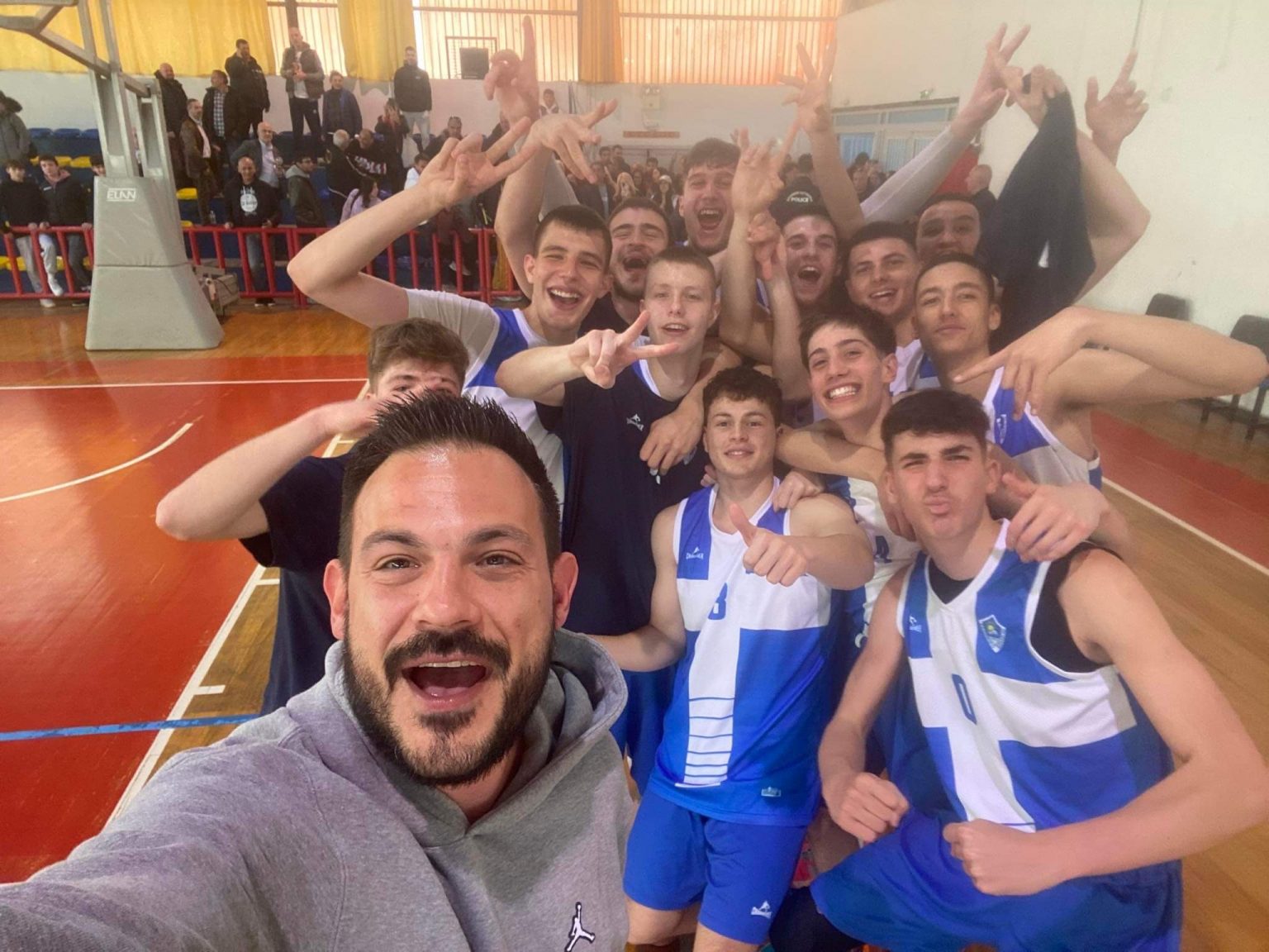 ΠΡΩΤΗ ΘΕΣΗ ΣΤΗ ΚΕΝΤΡΙΚΗ ΜΑΚΕΔΟΝΙΑ ΣΤΟ ΣΧΟΛΙΚΟ ΠΡΩΤΑΘΛΗΜΑ ΜΠΑΣΚΕΤ ...